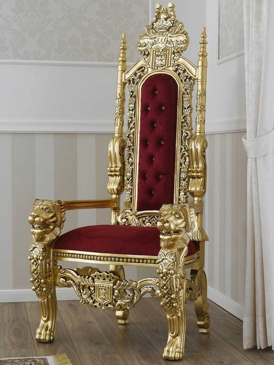 Trono con struttura oro e velluto rosso in stile Imperiale